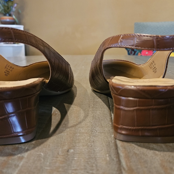 Naturalizer | Shoes | Brown Slingback Block Heel Shoes | Poshmark